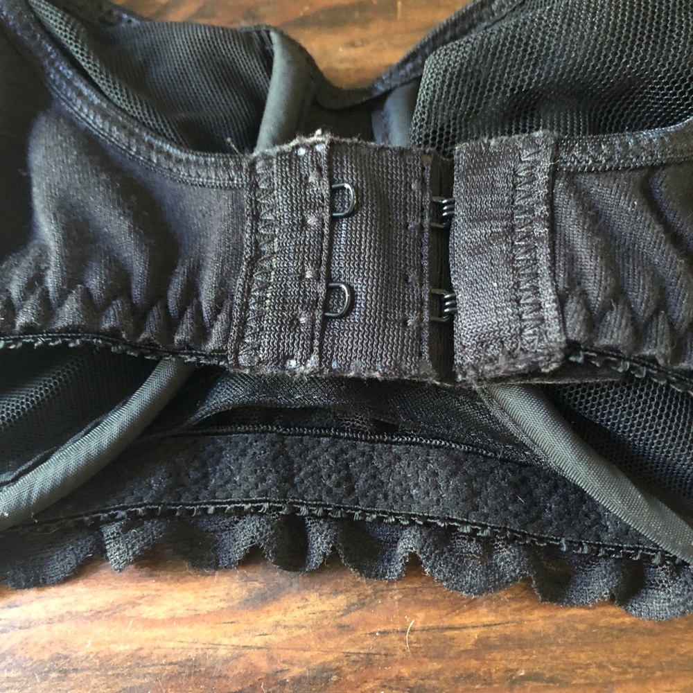 Olga Black Lace Underwire Bra Size 38c - Gem